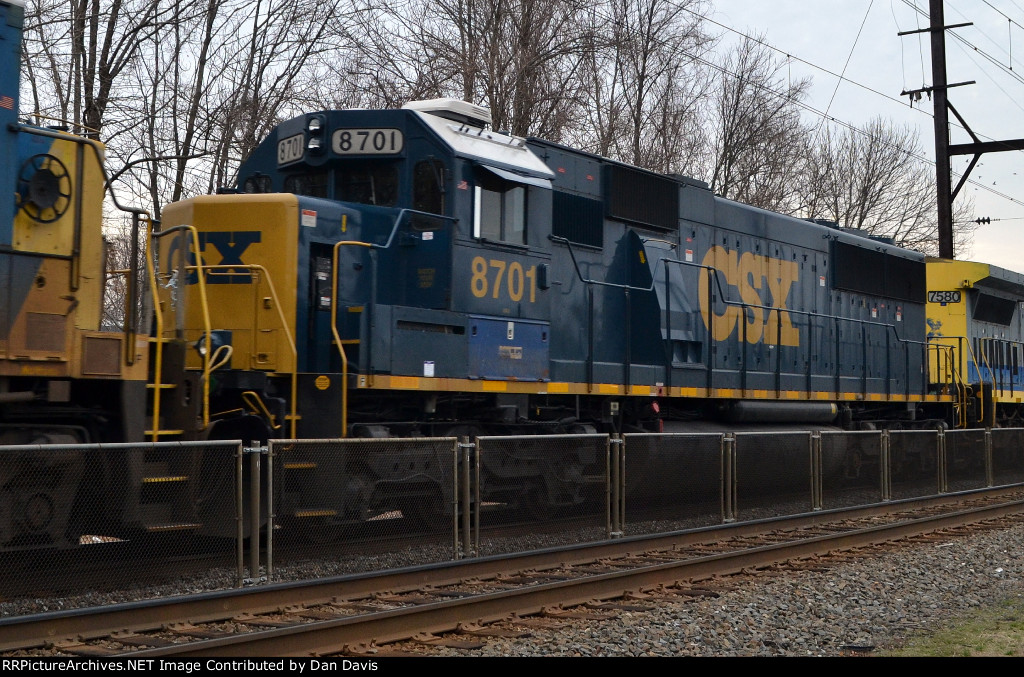 CSX SD60 8701 on X792